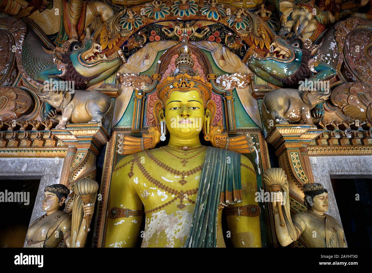 Buddhist temple inside hi-res stock photography and images - Alamy