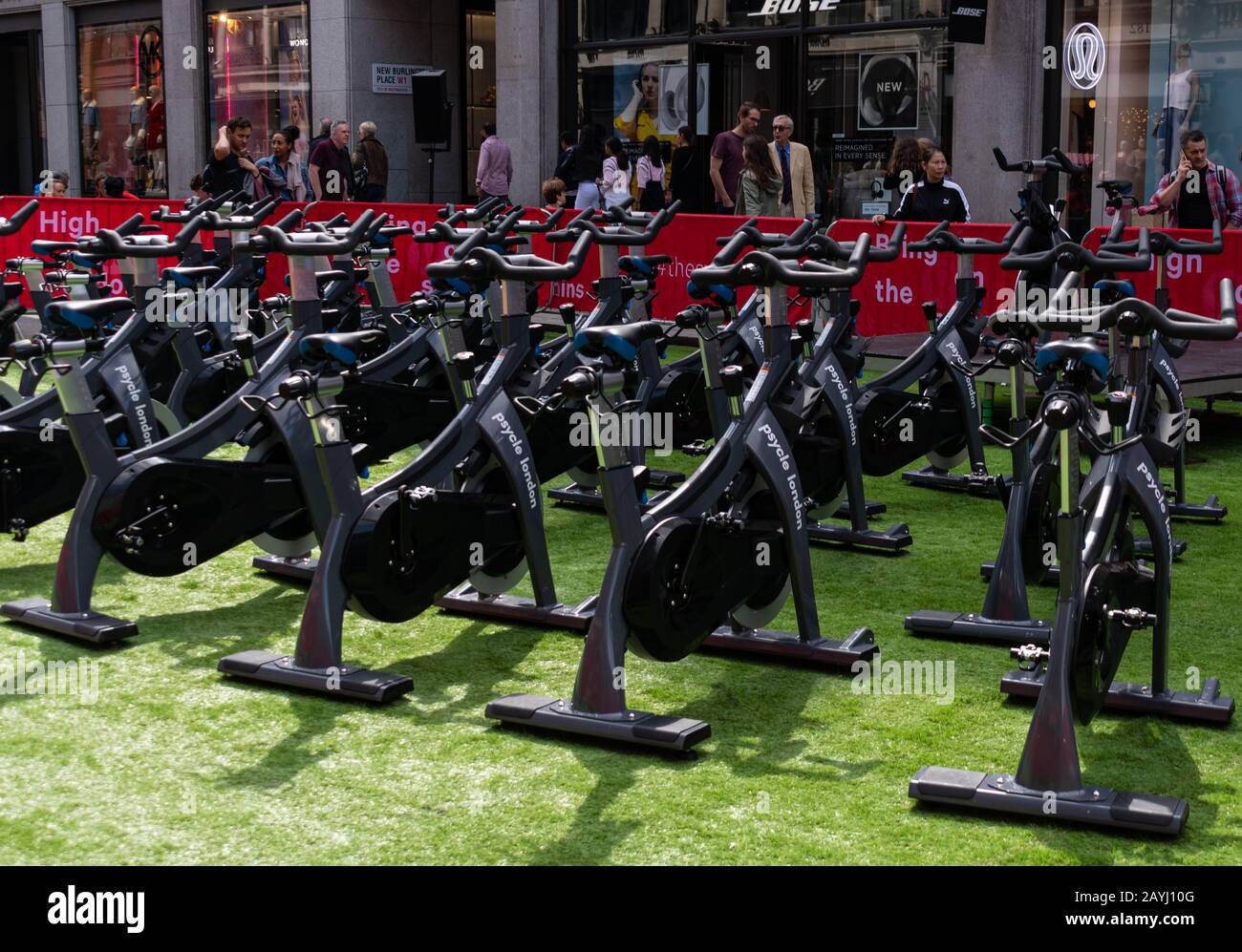 Spin london and bicycle hi-res stock photography and images - Alamy