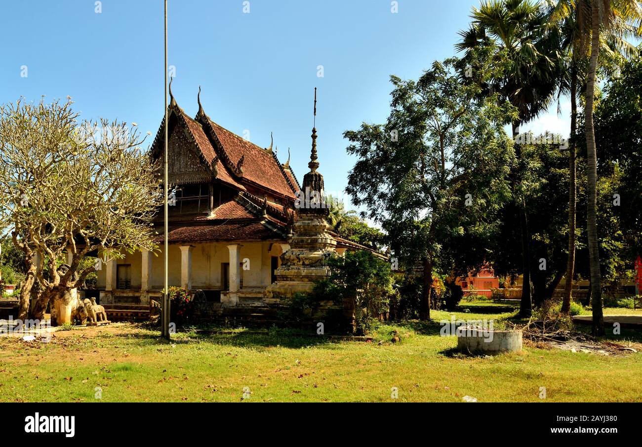 Old wat ek phnom hi-res stock photography and images - Alamy