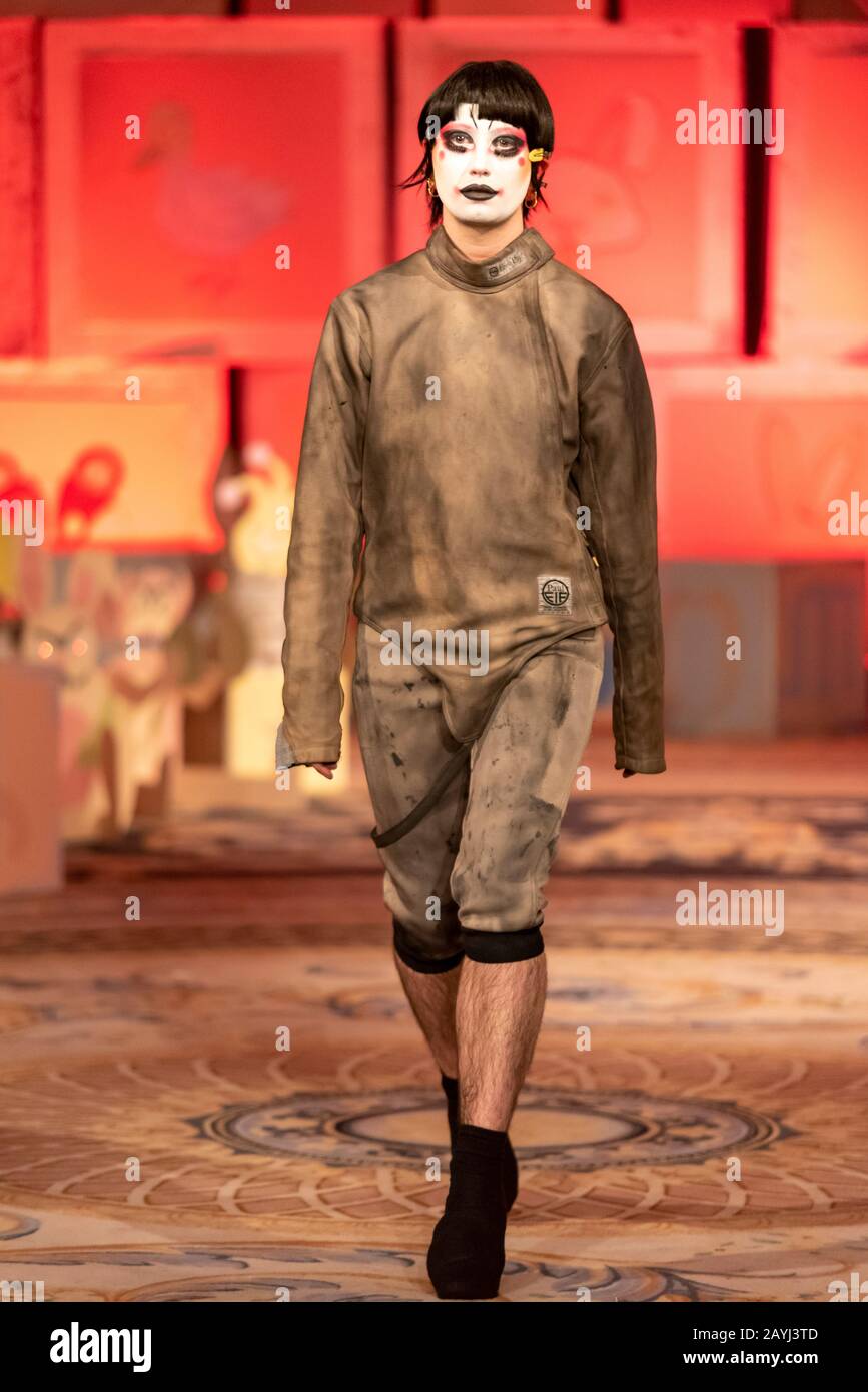 Fencing uniform hi-res stock photography and images - Alamy