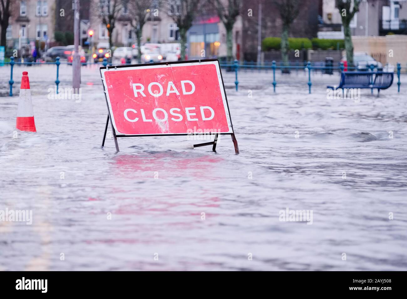 Severe flood warning sign hi-res stock photography and images - Alamy