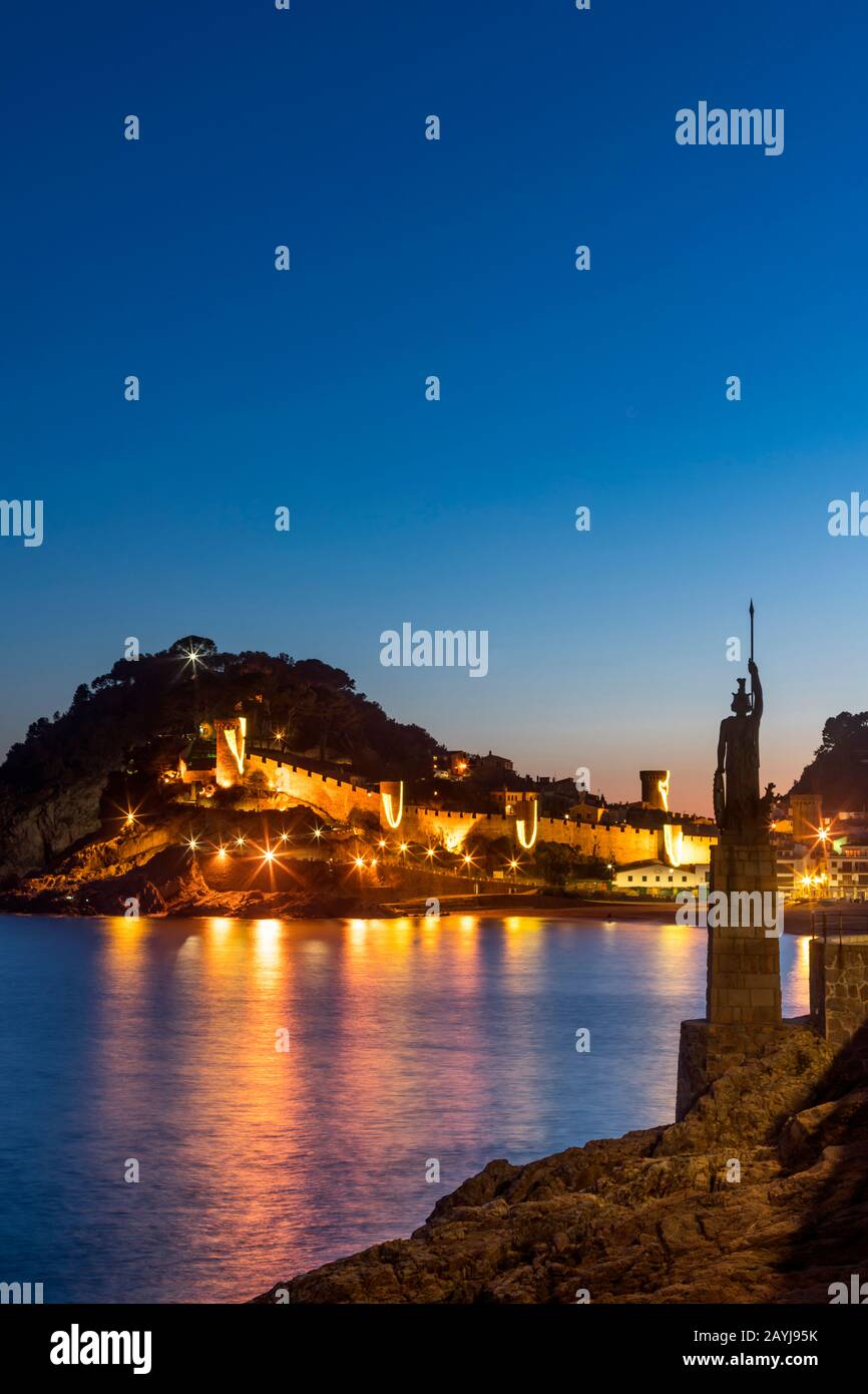 CHRISTMAS LIGHTS CASTLE OLD TOWN MINERVA STATUE (© FREDERIC MARES 1970 ...