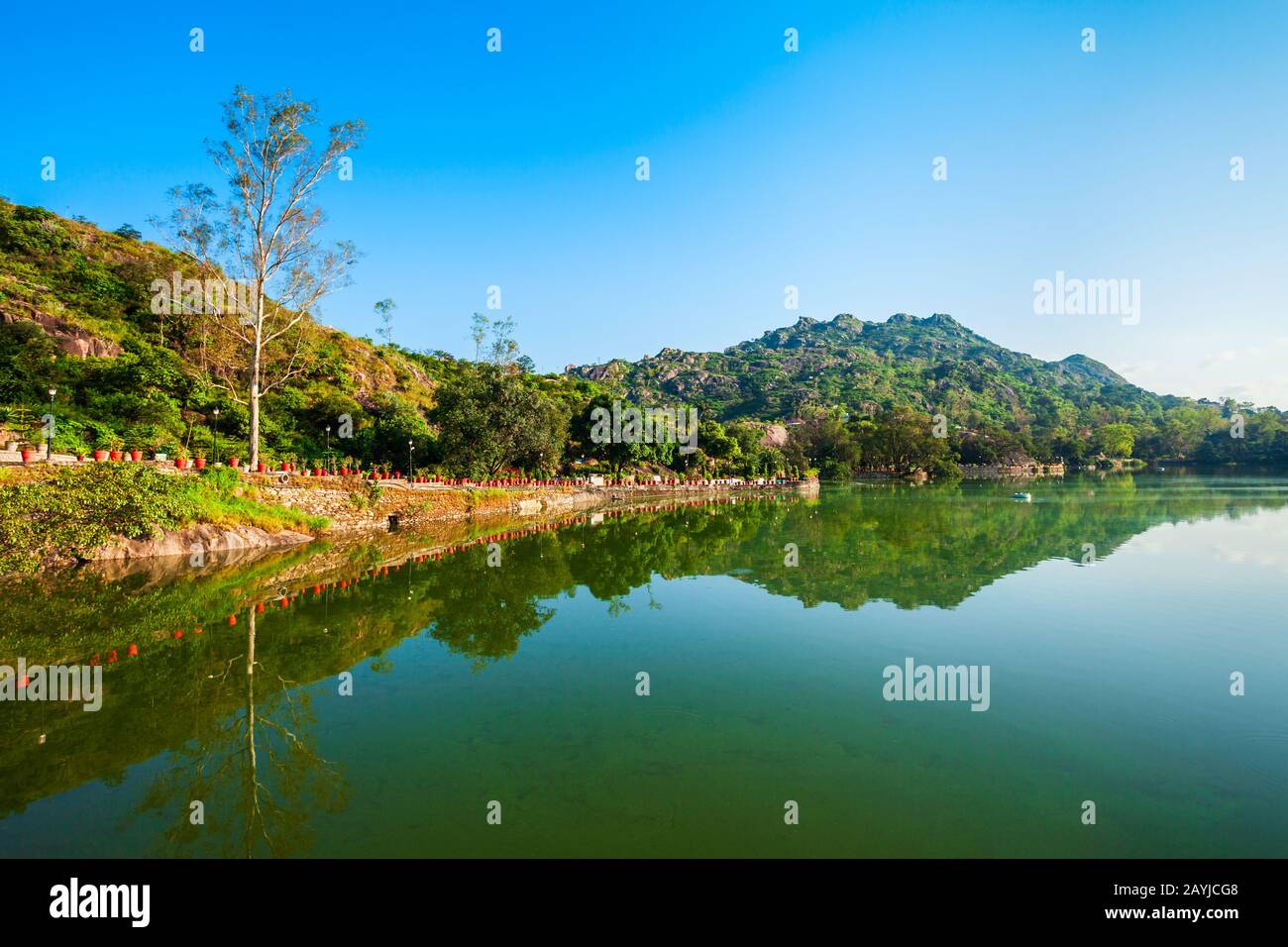 Nakki lake mount abu hi-res stock photography and images - Alamy