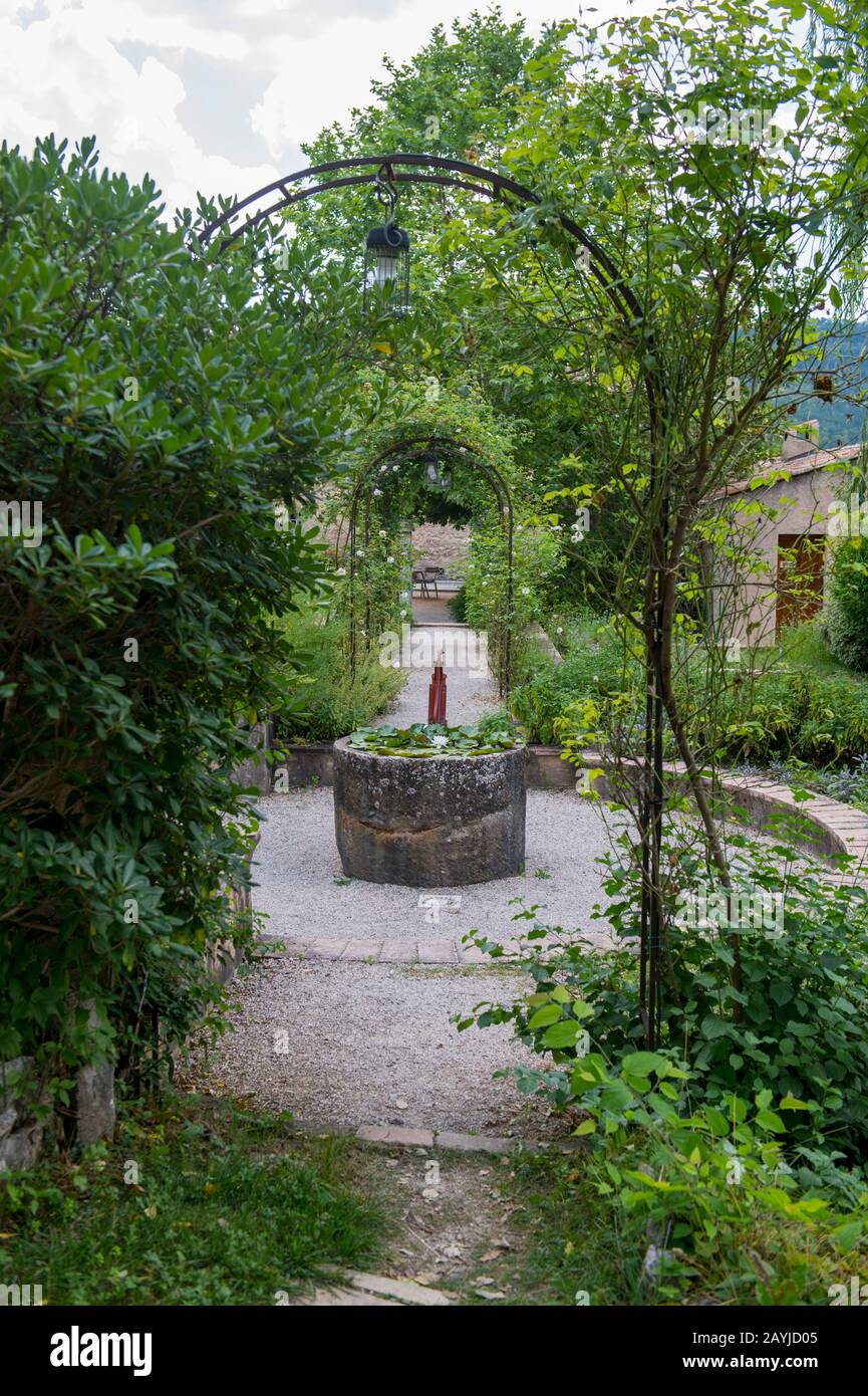Medieval well village france hi-res stock photography and images - Alamy