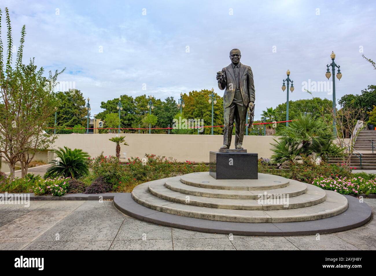 Louis Armstrong statue by Elizabeth Catlett, Louis Armstrong Park New ...