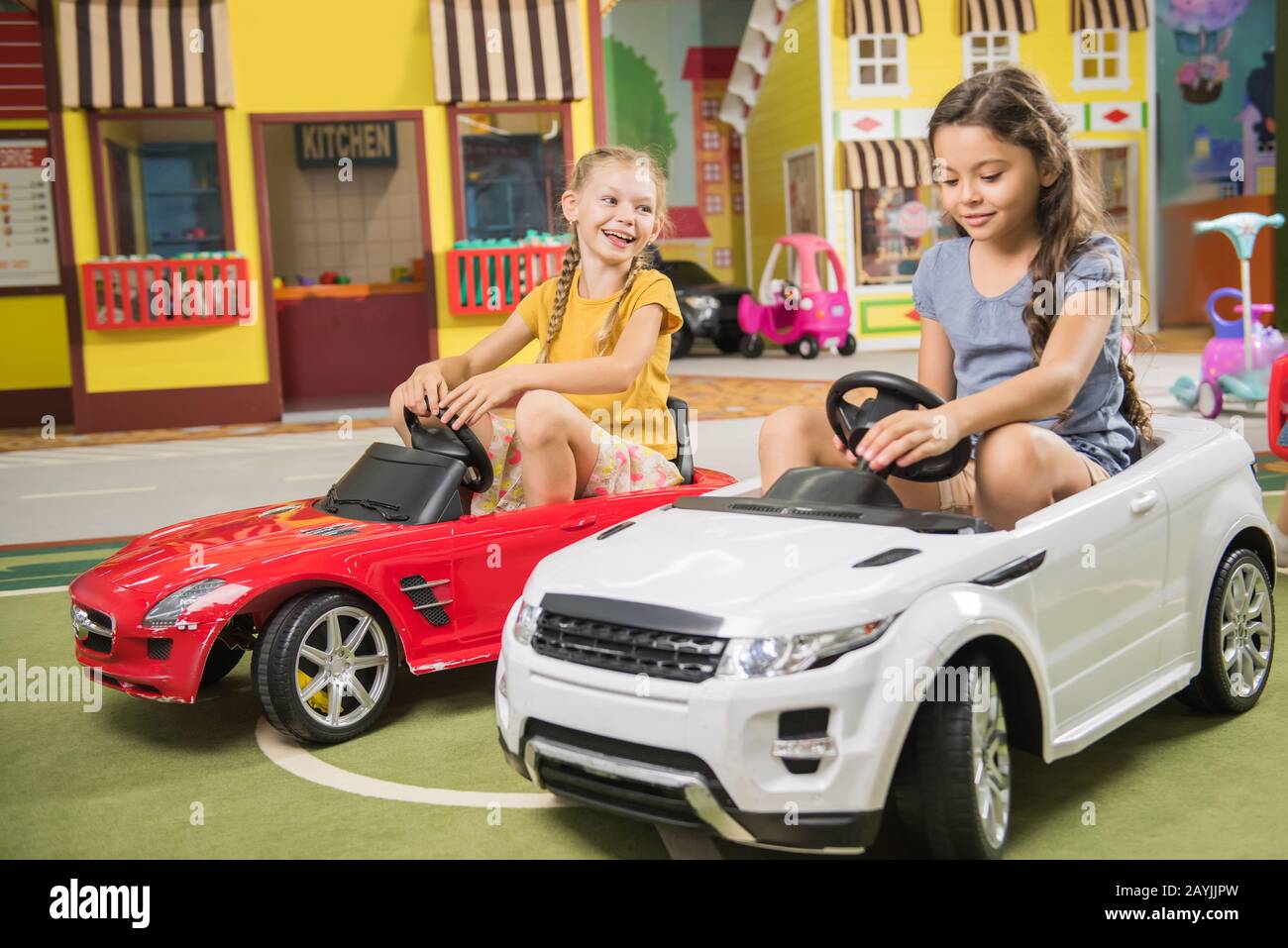 School kids in car hi-res stock photography and images - Alamy