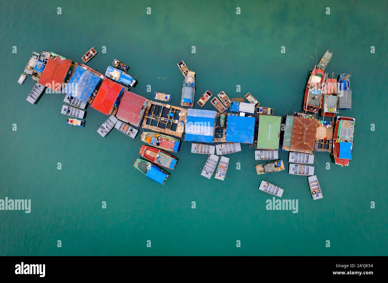 Cua van floating village hi-res stock photography and images - Alamy