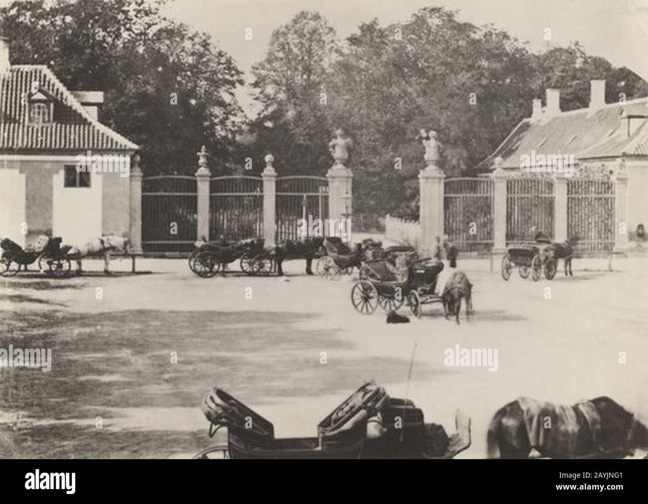 Frederiksberg Runddel - horse carridges Stock Photo - Alamy