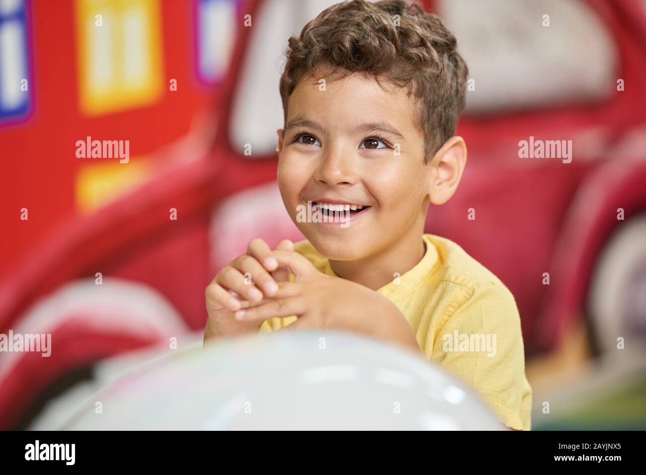 Portrait of beautiful smiling kid Stock Photo - Alamy