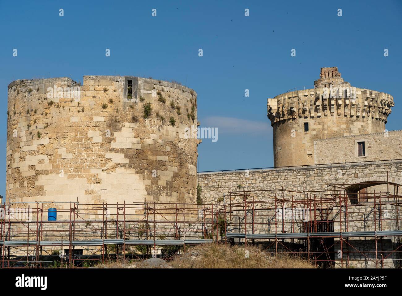 Venosa, Potenza, Basilicata, Italy: the historic castle, exterior Stock ...
