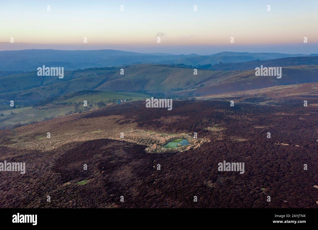 Rolling hills of Long Mynd at winter sunset in Shropshire, United ...