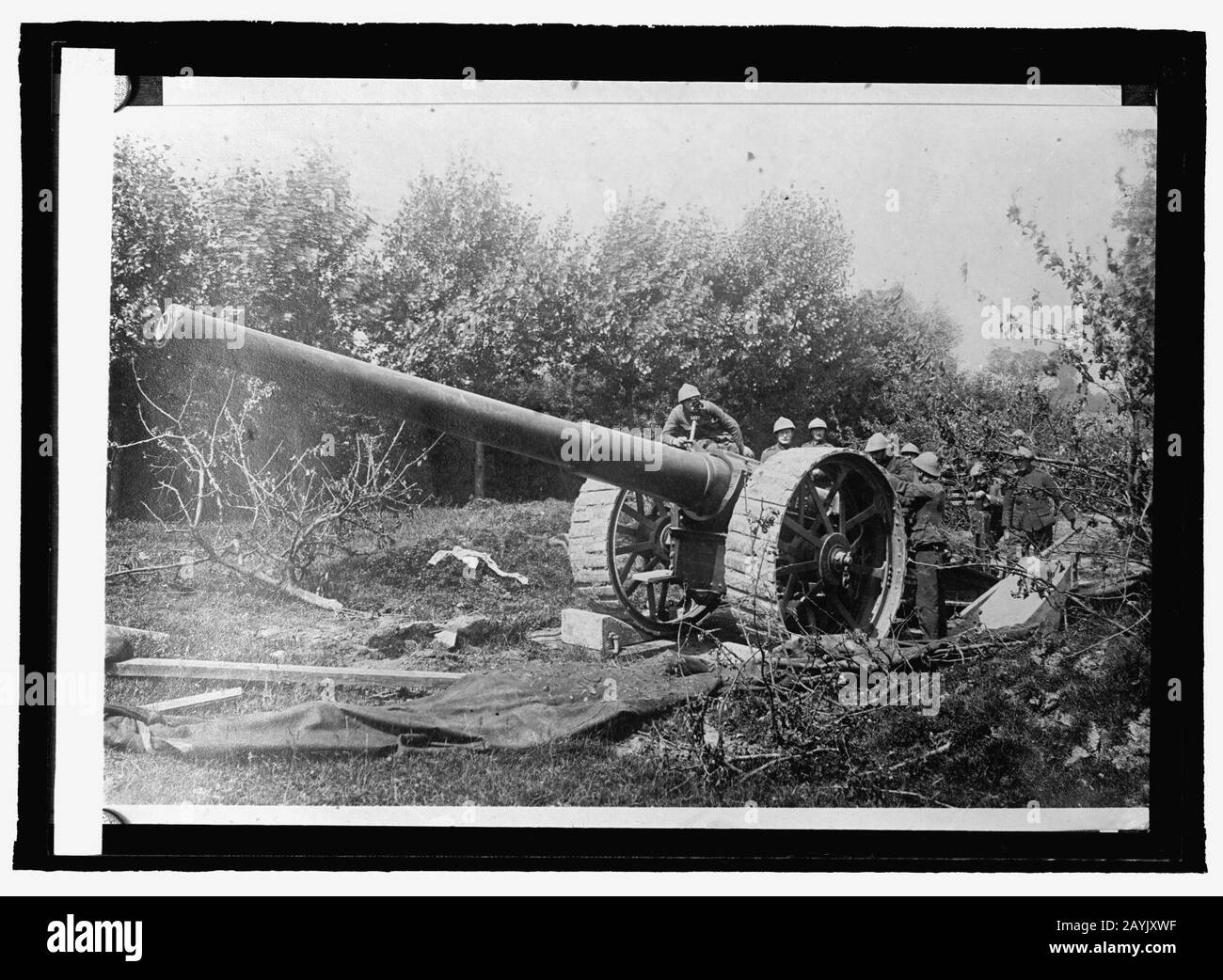 French 75 gun Stock Photo - Alamy