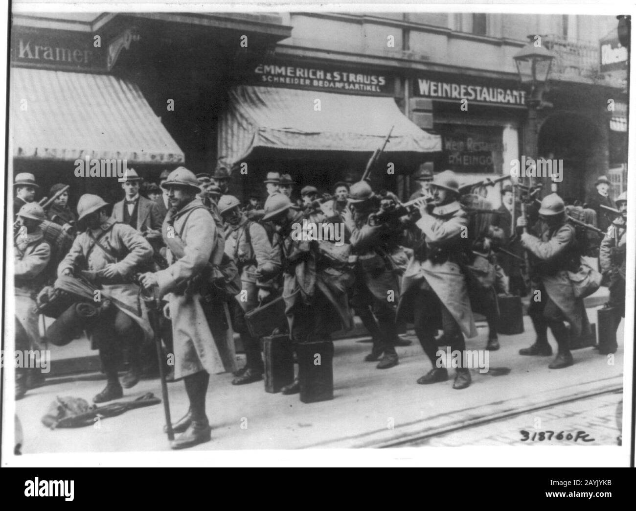 French machine gun squad in Duisburg, bound for guard duty in the Ruhr ...