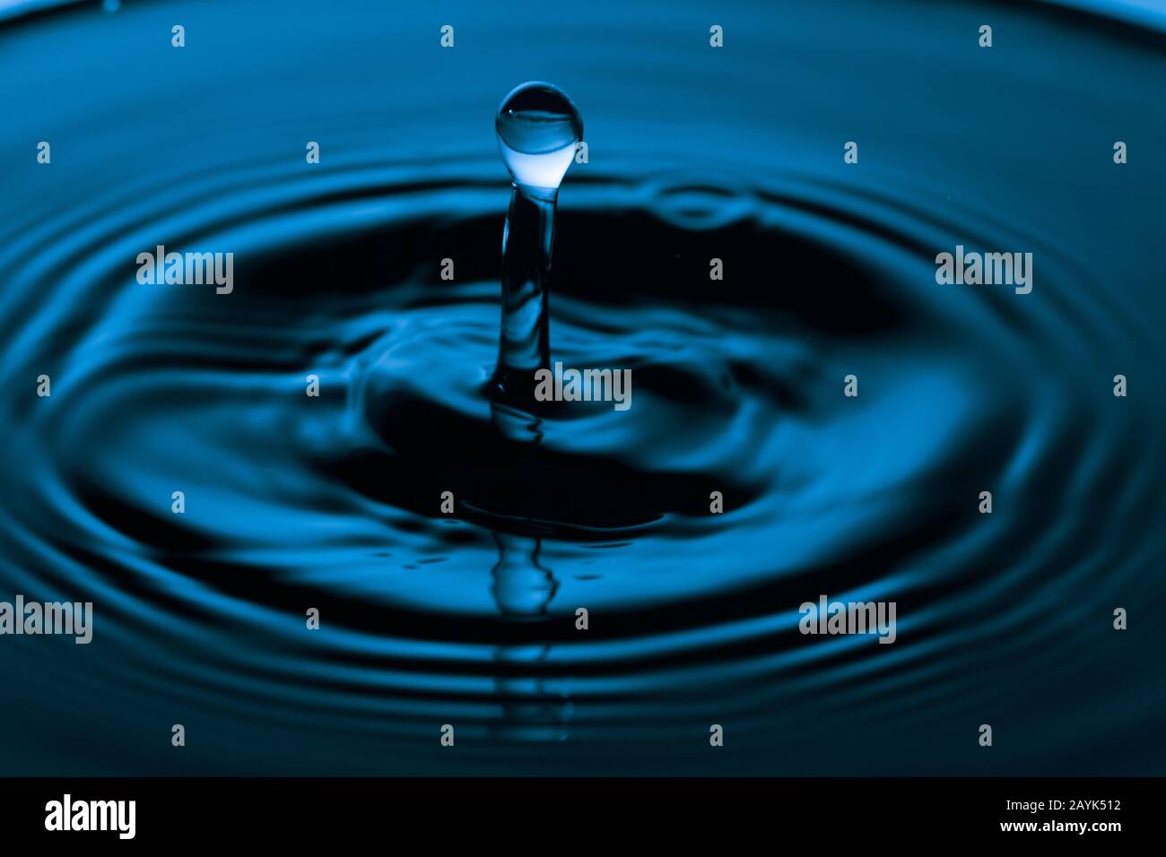 Water dripping or water ripples in a pond. waves of rippling Stock ...