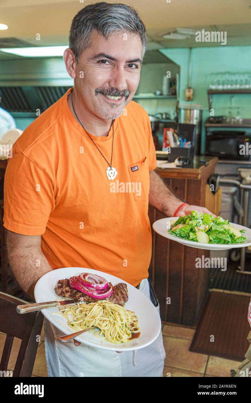 Plate workers hi-res stock photography and images - Alamy