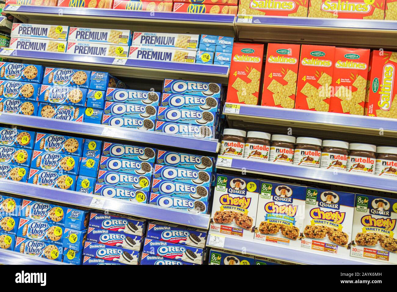 Cookies packaging hi-res stock photography and images - Alamy