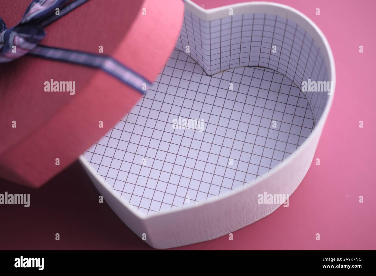 Empty gift hi-res stock photography and images - Alamy