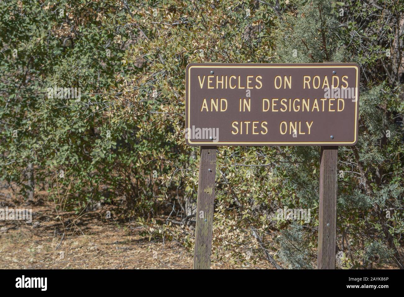 Service vehicles only sign hi-res stock photography and images - Alamy