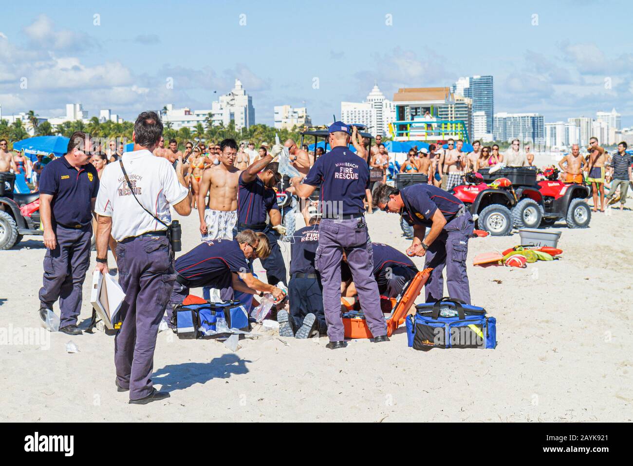Beach Cpr Stock Photos & Beach Cpr Stock Images - Alamy