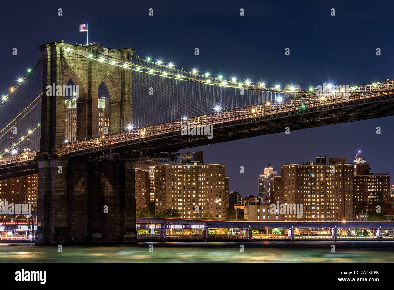 Night view of the Brooklyn Bridge in New York Stock Photo - Alamy