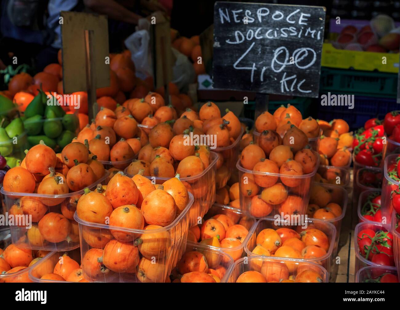 Loquat medlar fruit hi-res stock photography and images - Alamy