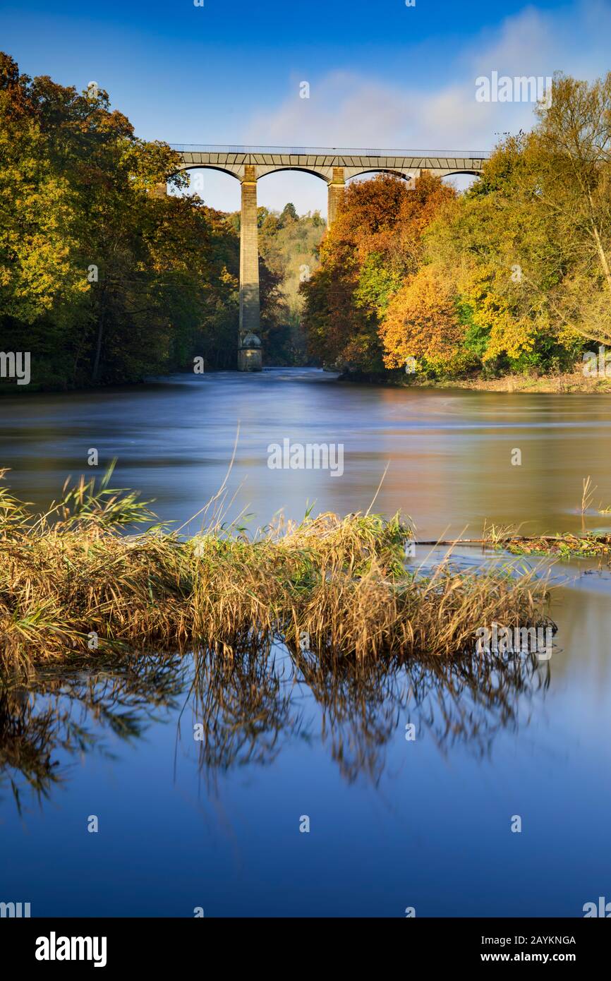 Pontcysyllte Aqueduct and thr River Dee in North Wales Stock Photo - Alamy