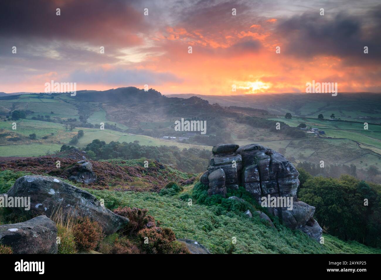 Hen Cloud in the Peak District National Park captured at sunrise Stock ...