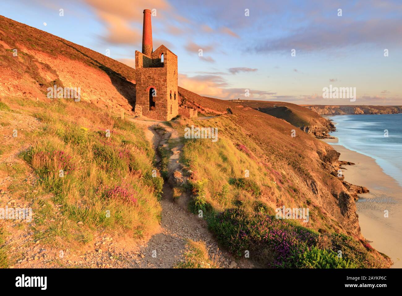 Cornwall engine house sunset hi-res stock photography and images - Alamy