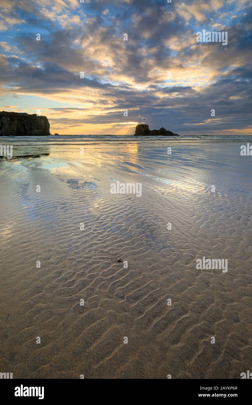 Beach sunset sand hi-res stock photography and images - Alamy