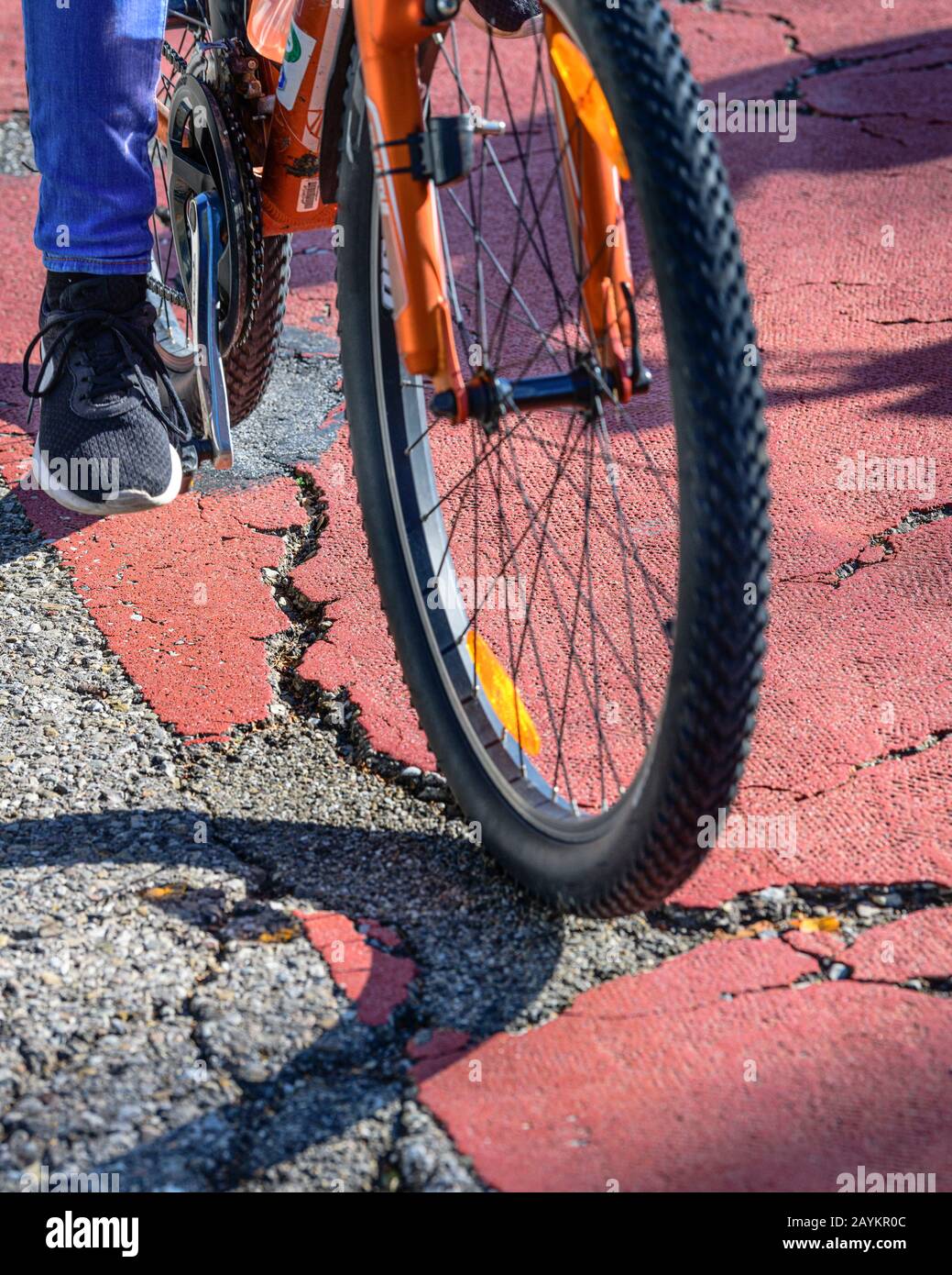 Cycle condition hi-res stock photography and images - Alamy