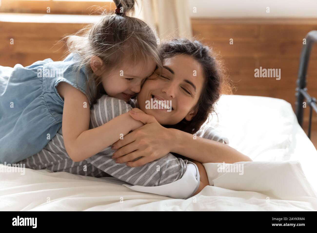 Laughter and bonding hi-res stock photography and images - Alamy