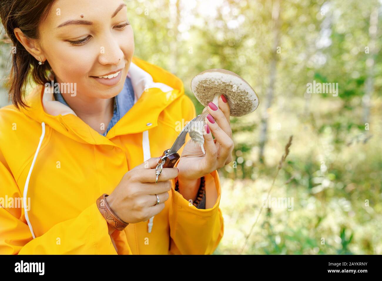 Woman foraging forest hi-res stock photography and images - Alamy