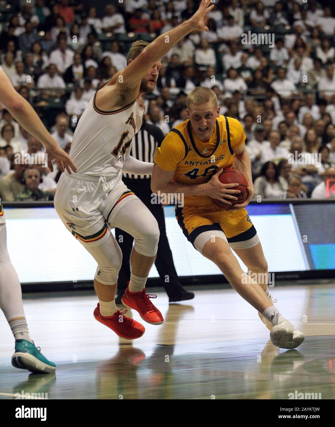 February 15, 2020 - UC Irvine Anteaters forward Collin Welp (40) drives ...