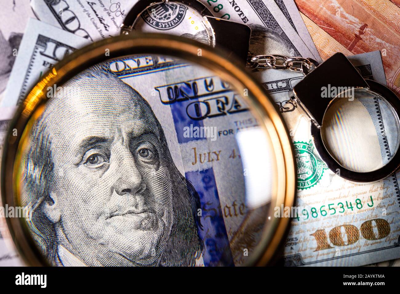 Money under the magnifying glass hi-res stock photography and images ...