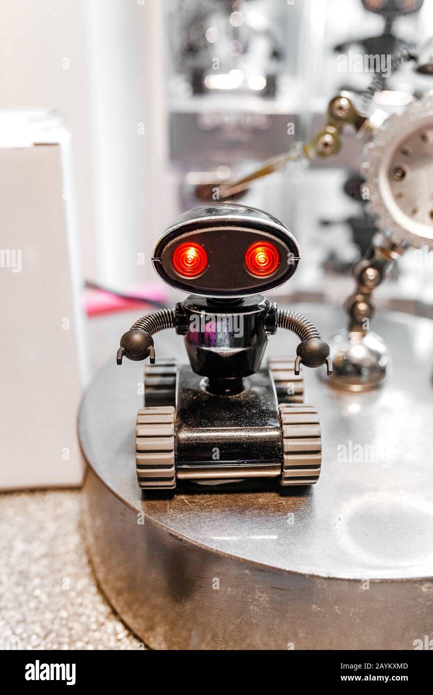 Small robot toy hi-res stock photography and images - Alamy