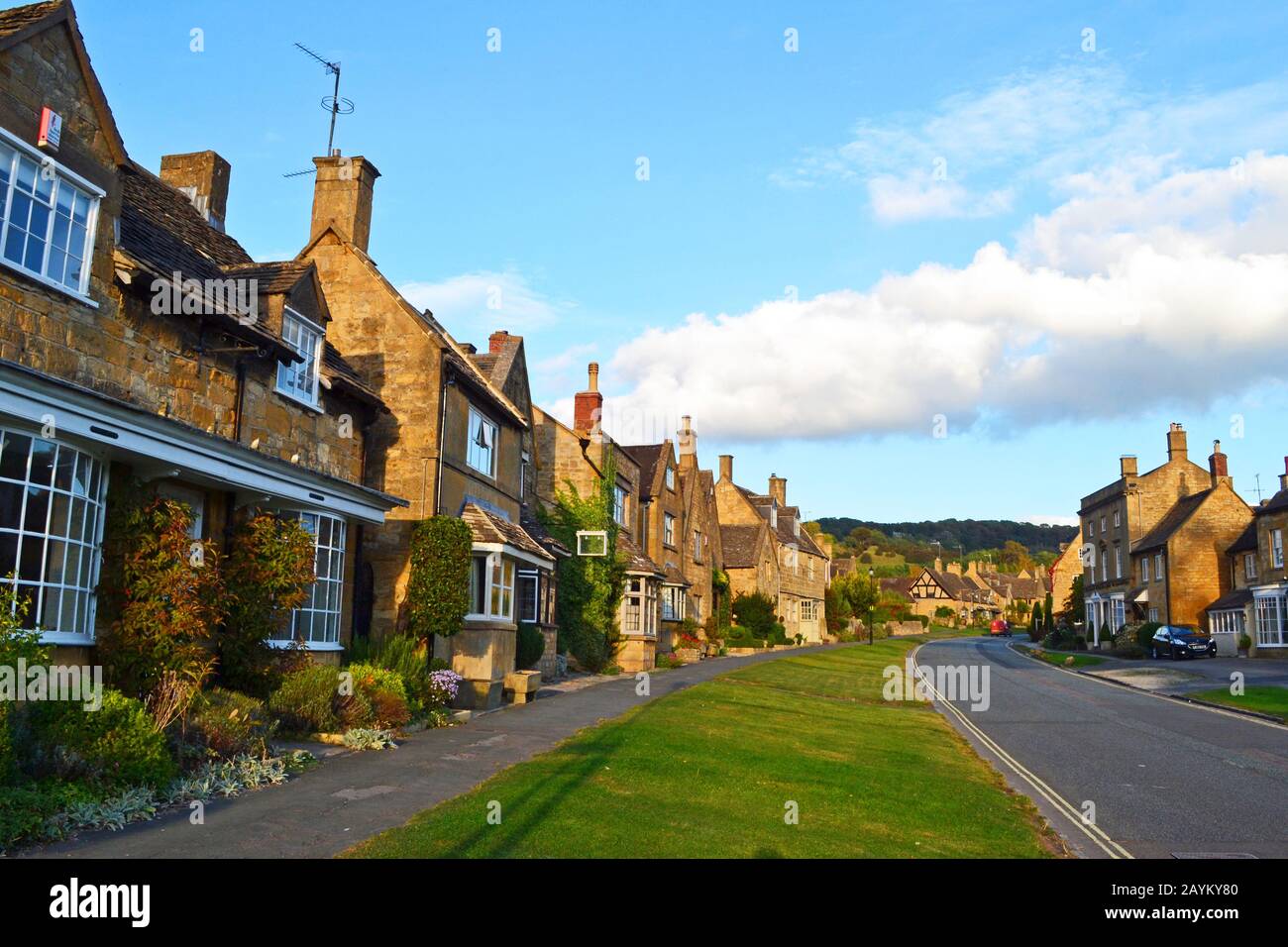 Houses in Broadway, Worcestershire, England, UK Stock Photo - Alamy