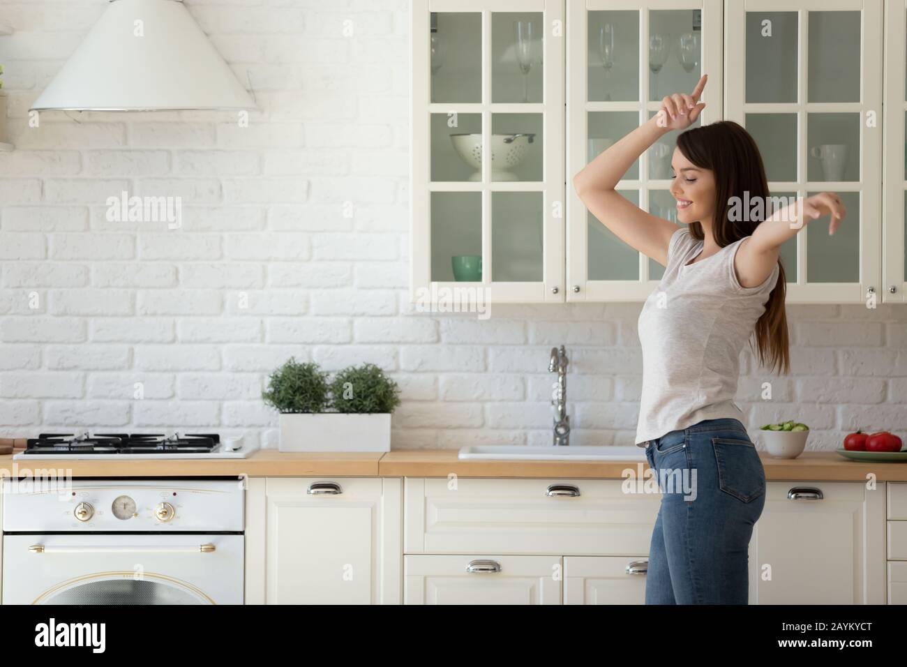 Dancing in kitchen hi-res stock photography and images - Alamy