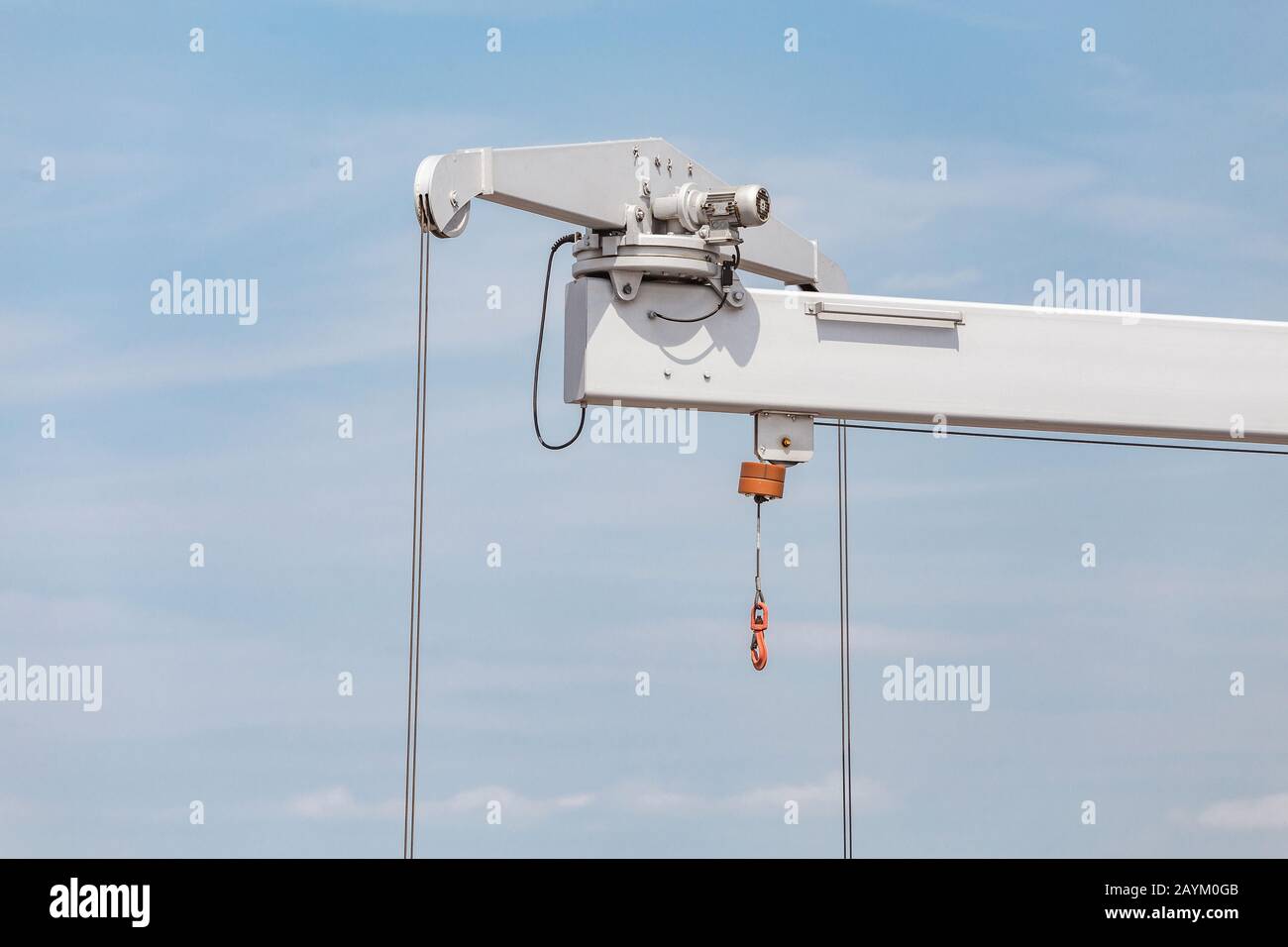 Lifting hoisting mechanism rope hi-res stock photography and images - Alamy