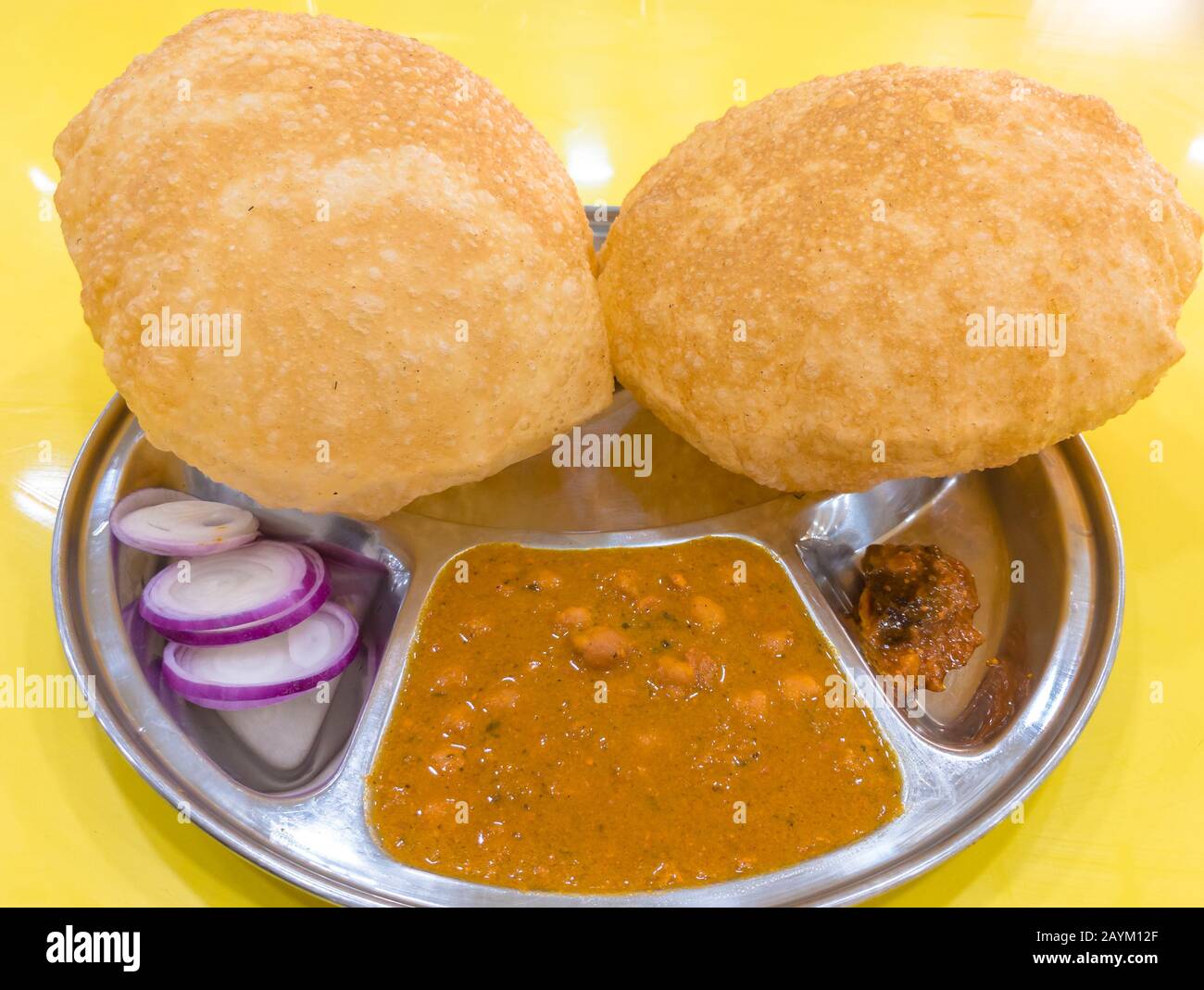 Chole bhature hi-res stock photography and images - Alamy