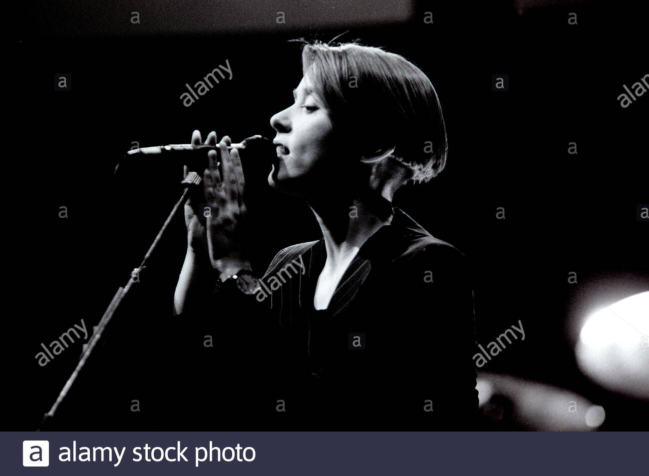 Suzanne Vega Singer High Resolution Stock Photography and Images - Alamy