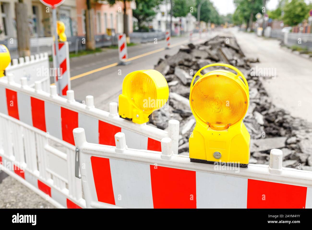 Street lamp repair maintenance hi-res stock photography and images - Alamy