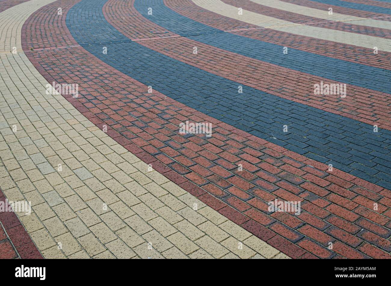Curved brick pathway hi-res stock photography and images - Alamy