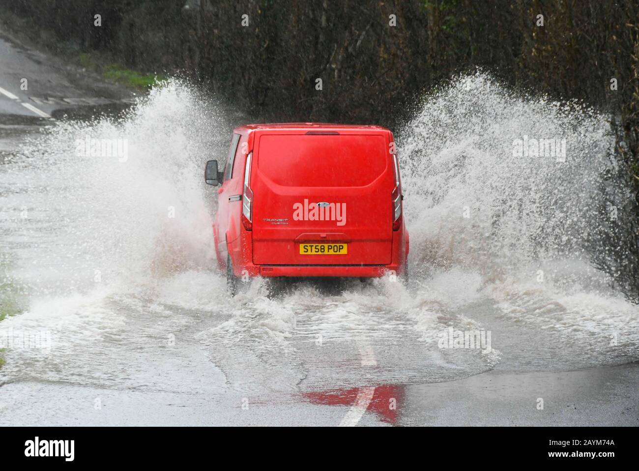 Van in flood 2020 hi-res stock photography and images - Alamy