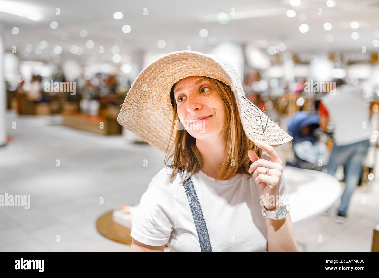 Middle eastern hats hi-res stock photography and images - Alamy