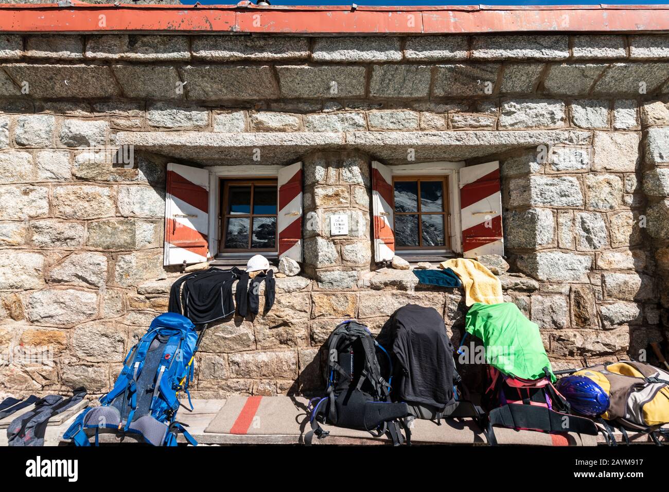Refuge Cabane de l'A Neuve, backpacks and climbing equipment, near La ...