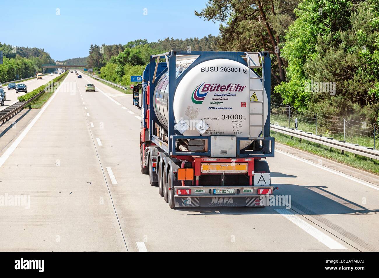 Fuel tanker truck hi-res stock photography and images - Alamy