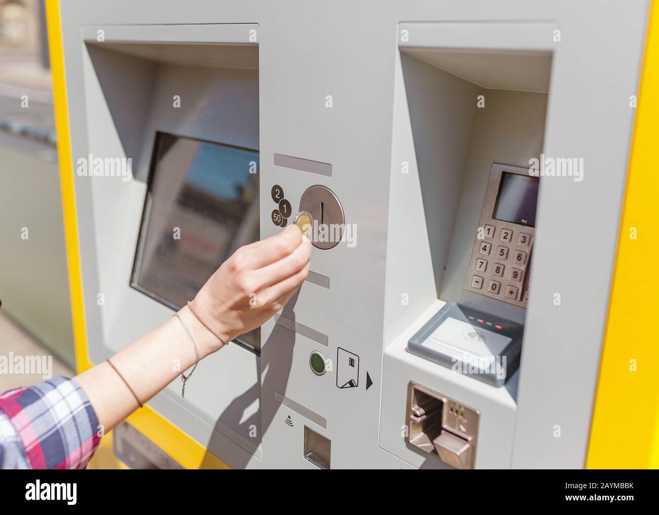 Automated train ticketing hi-res stock photography and images - Alamy