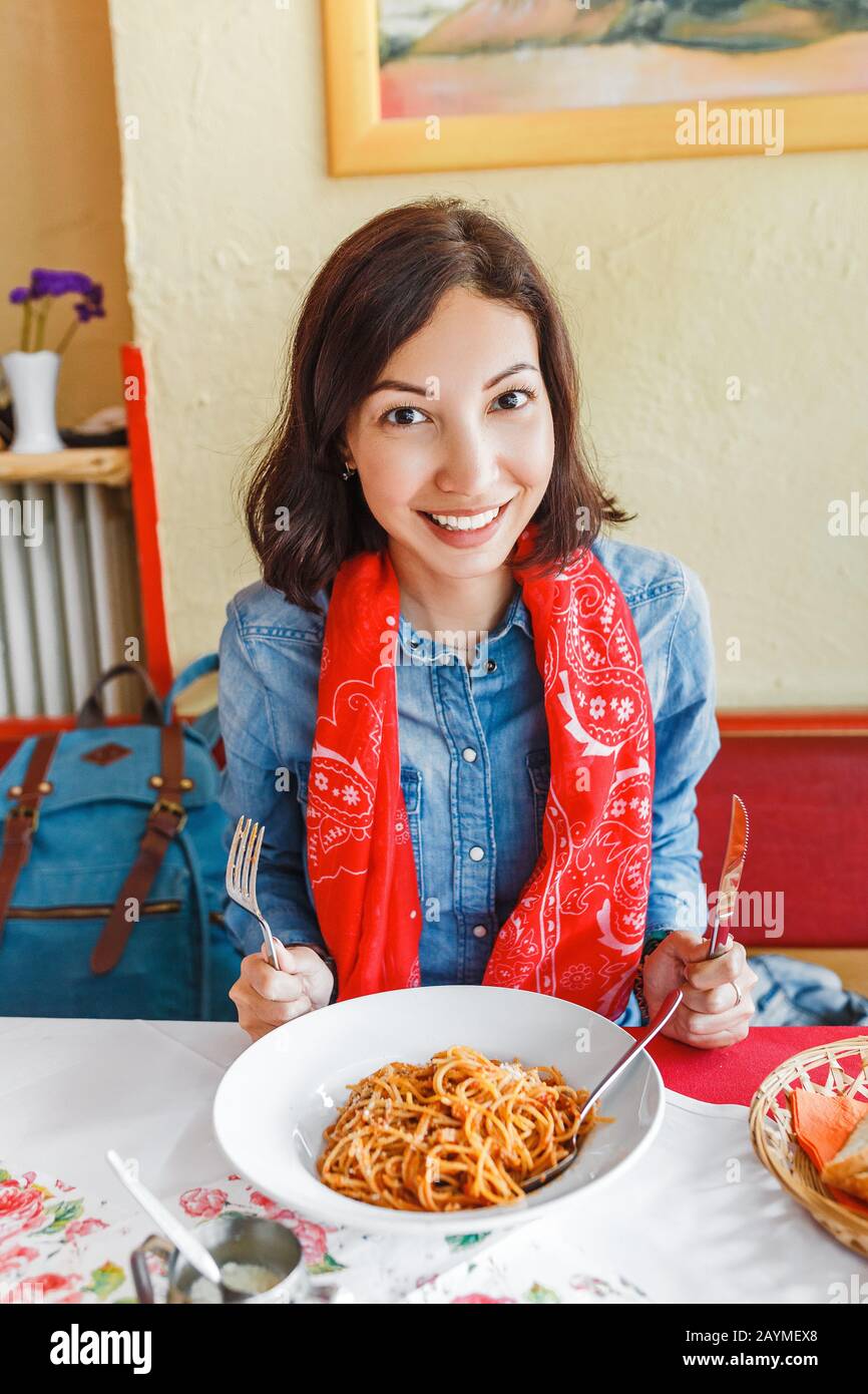 Italian girl beautiful eating pasta hi-res stock photography and images ...