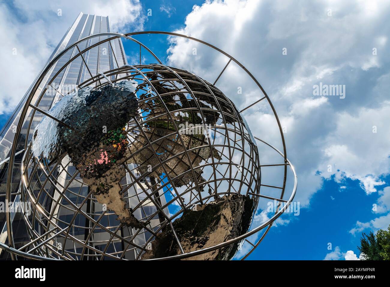 Globe trump tower hi-res stock photography and images - Alamy