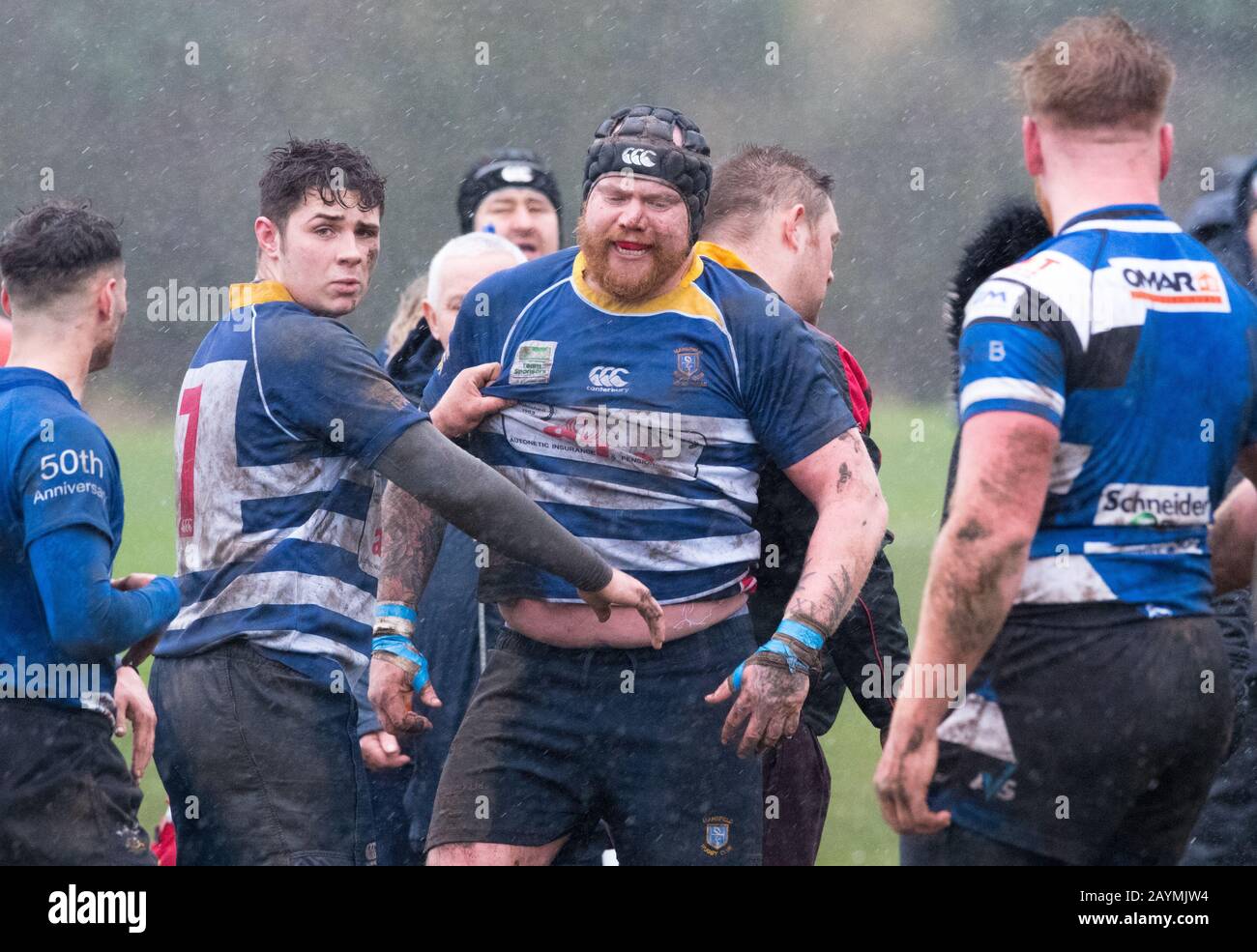Man rain rugby hi-res stock photography and images - Alamy